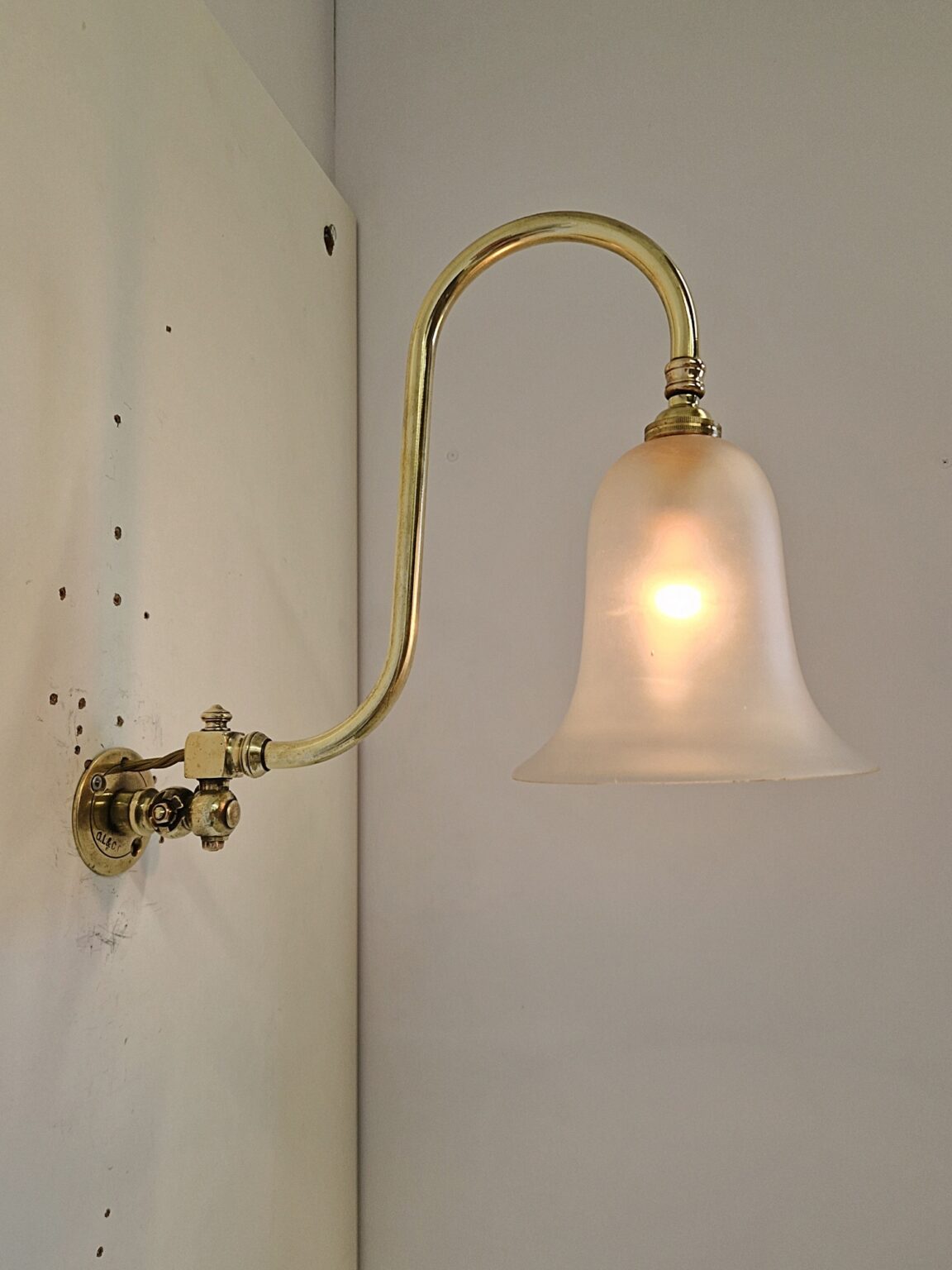 The Gas Light & Coke Company | 2 x Pairs (4) Swivel-Neck Gas Wall ...